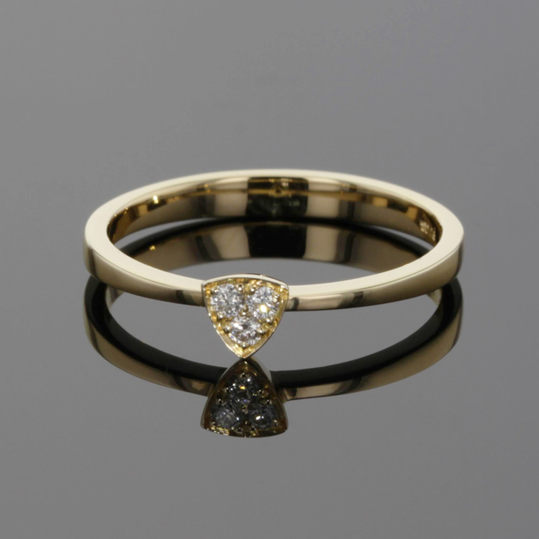 Delicate gold & diamond rings, Mauritius | zea design