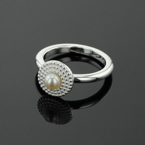 Delicate silver and freshwater pearl ring | zea design
