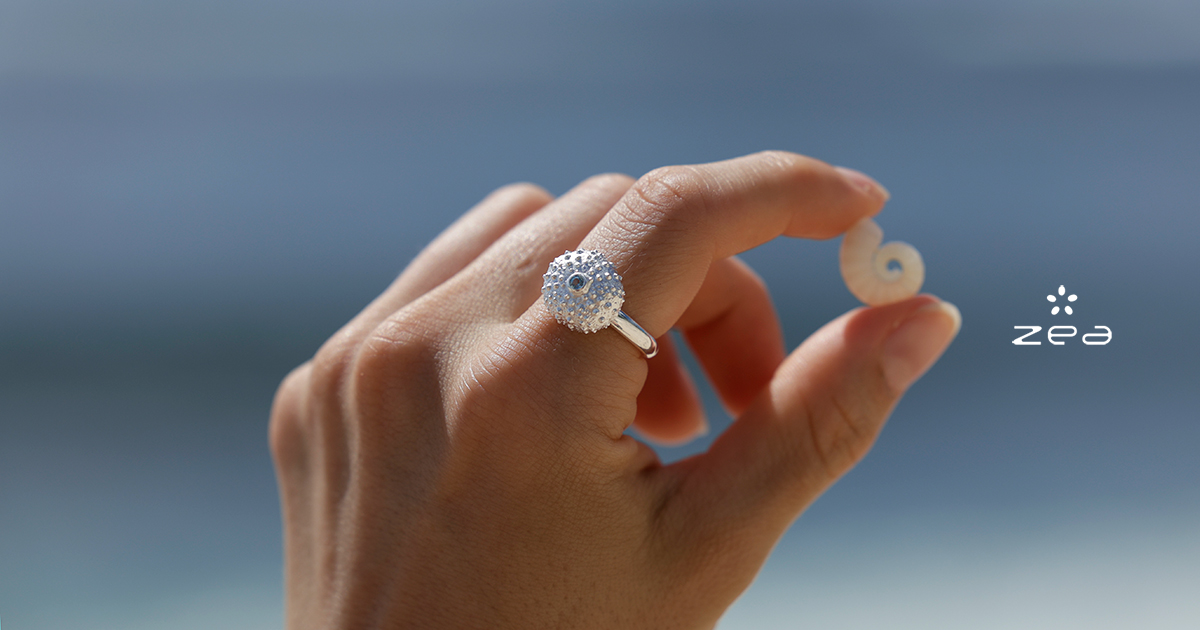 Delicate sea urchin ring in sterling silver | zea design